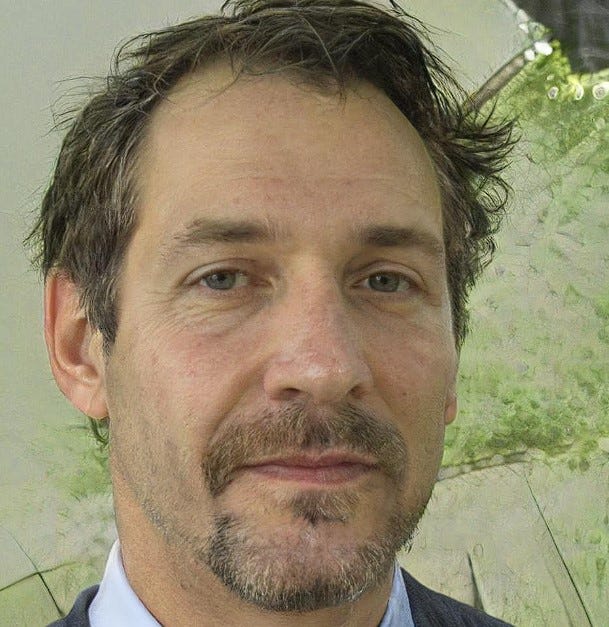 Ronald Carroll – Medium