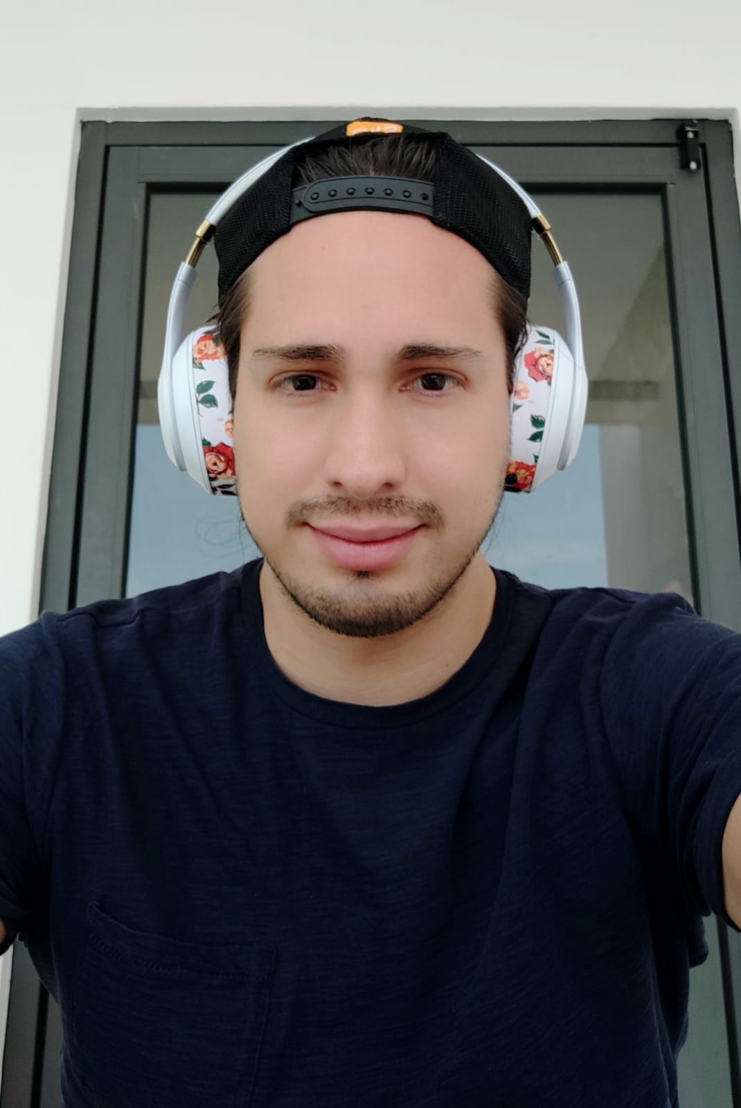Alex Topete – Medium
