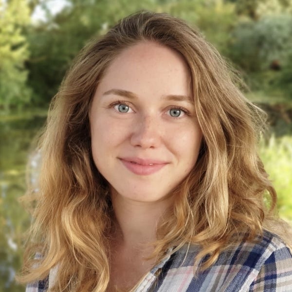 Maria Cs – Medium