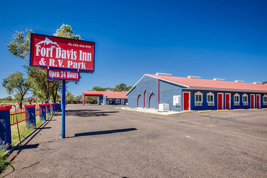 Fort Davis Inn & R.V. park – Medium