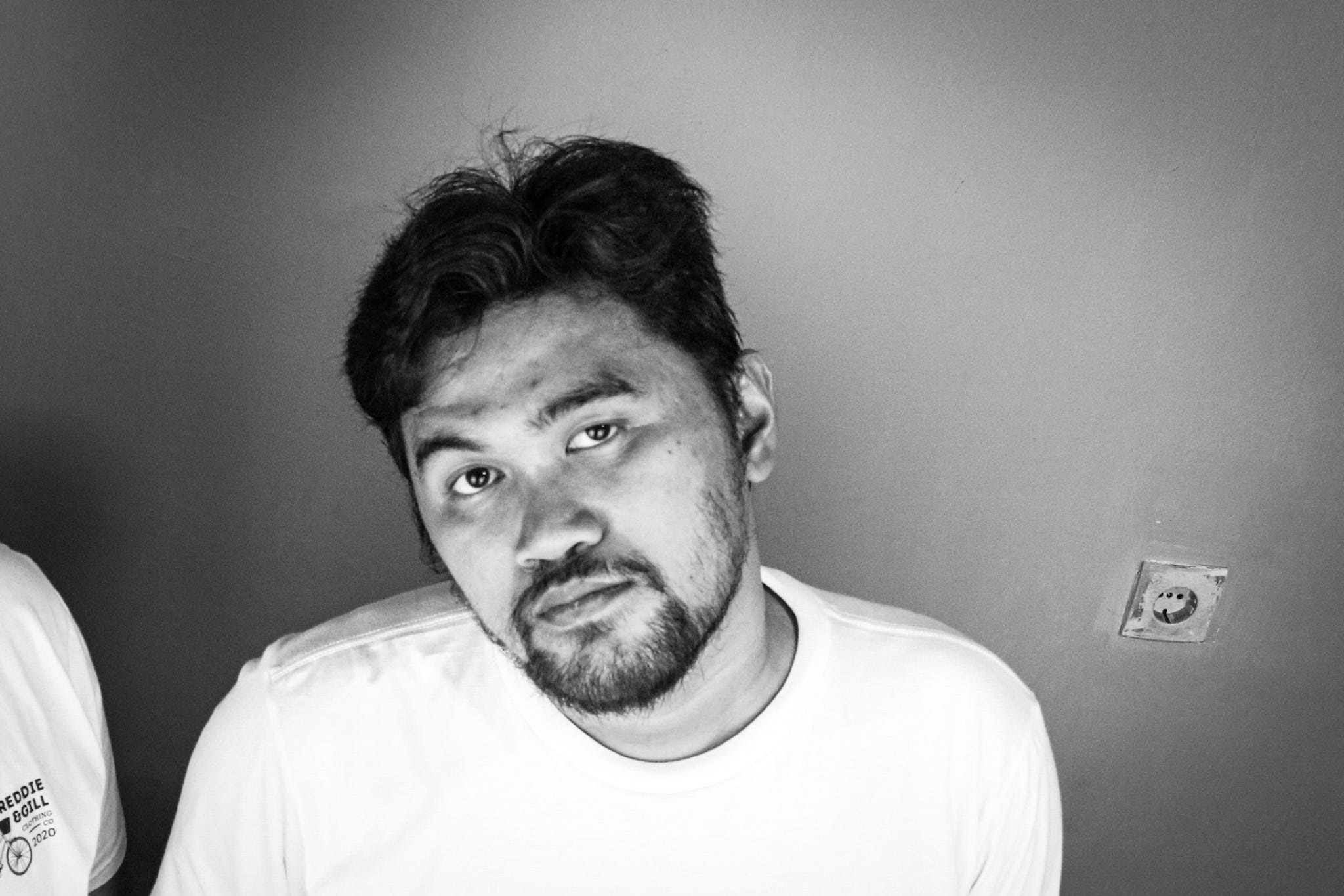 Ragil Wiradiputra – Medium