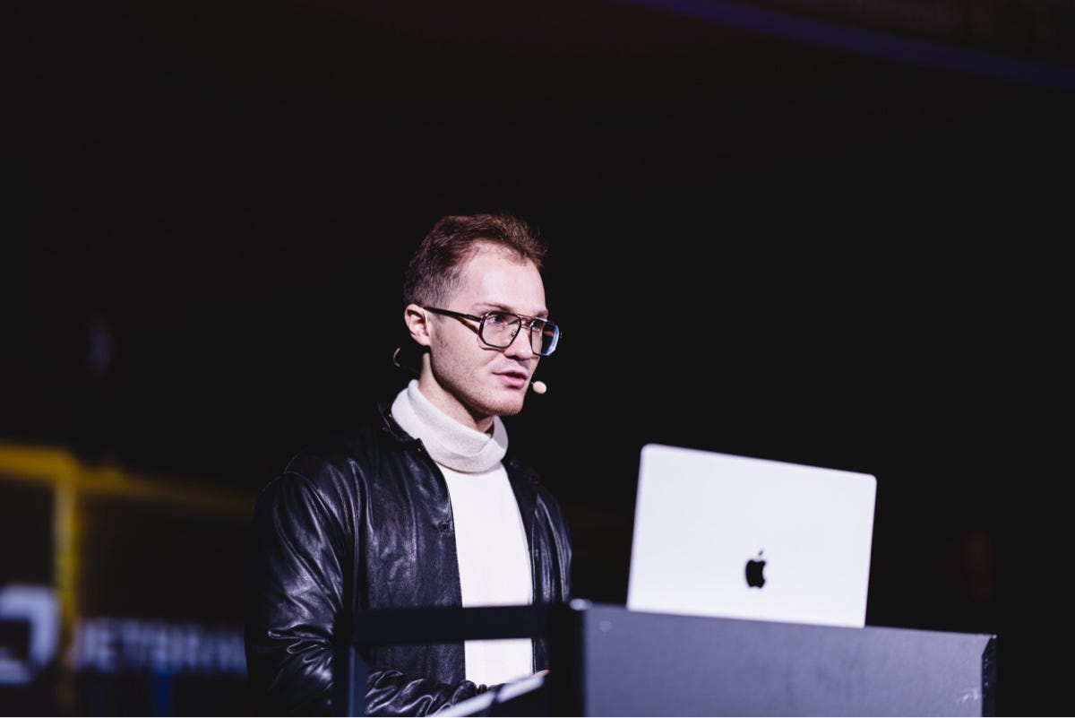 Vadim Briliantov – Medium