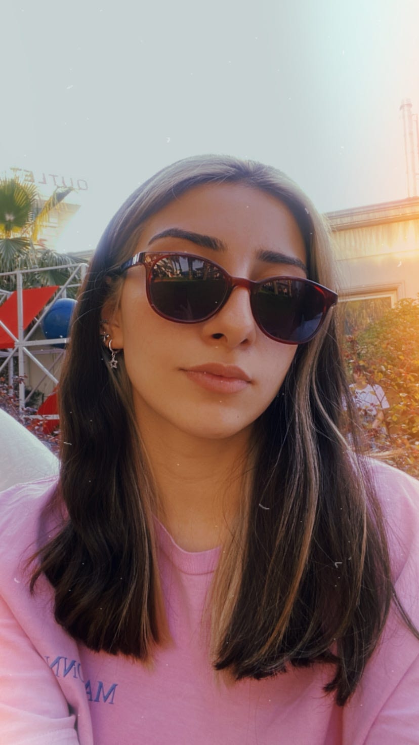 Damla Yaren – Medium