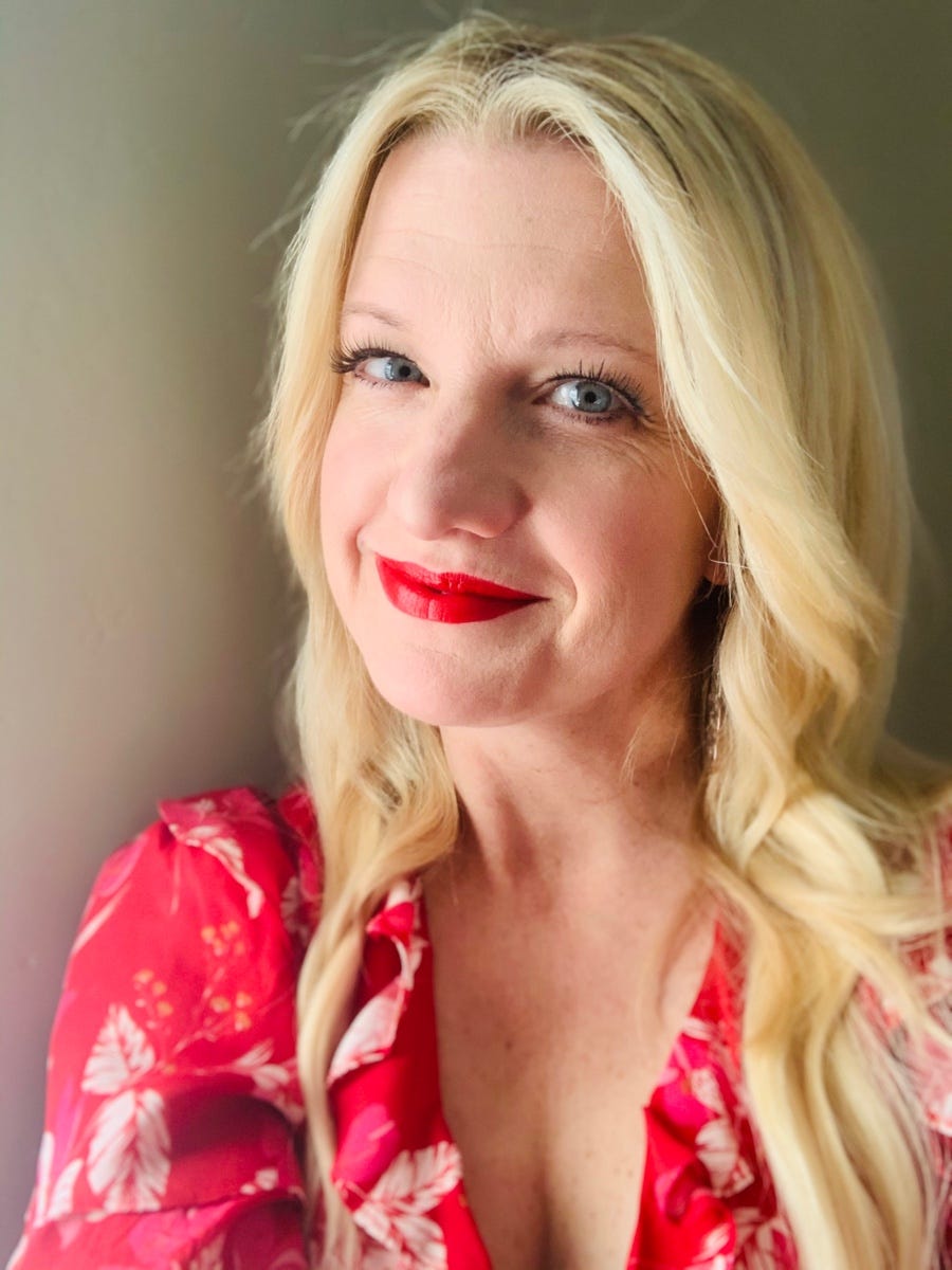 Amy Elizabeth Herbert – Medium