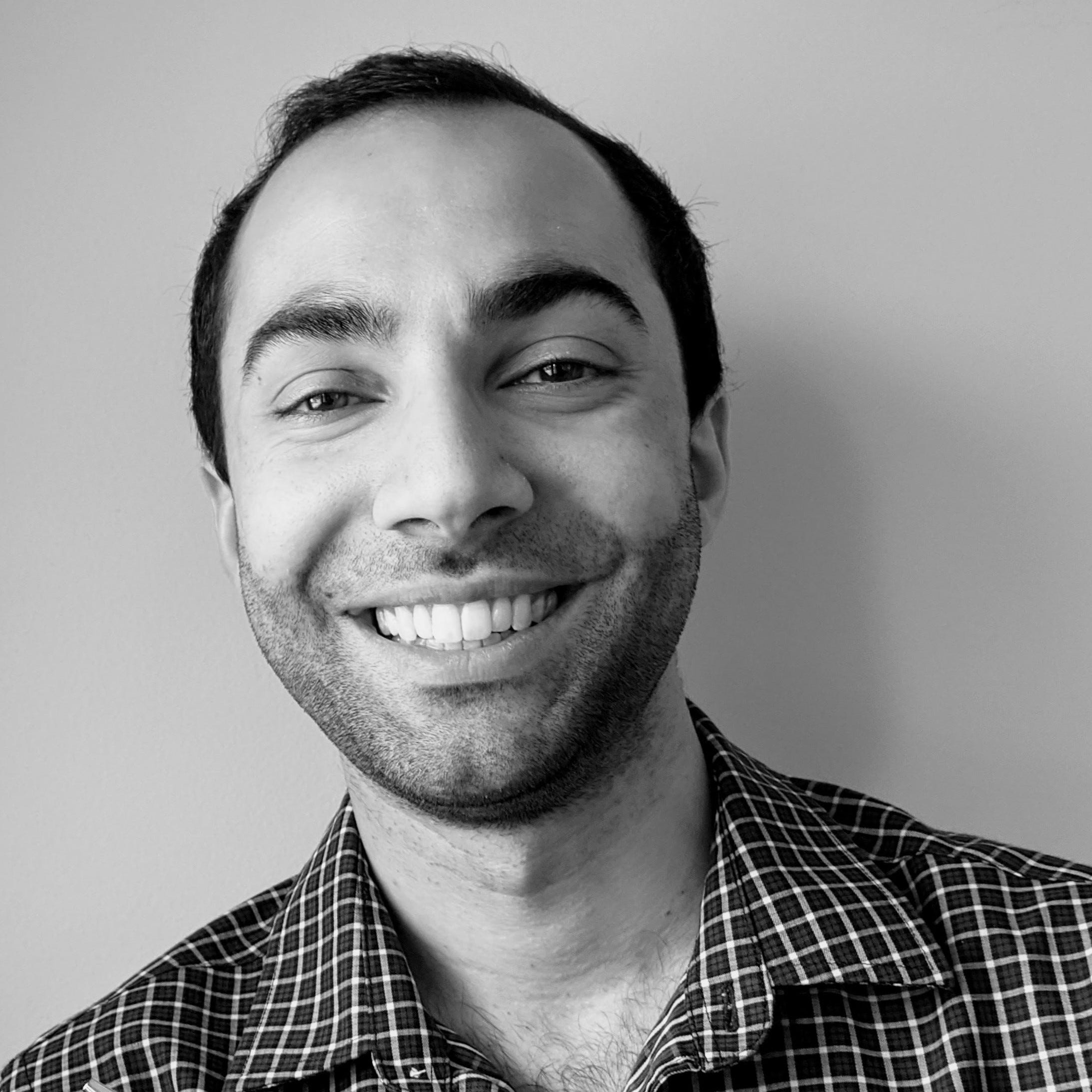 Daniel Mostovac – Medium