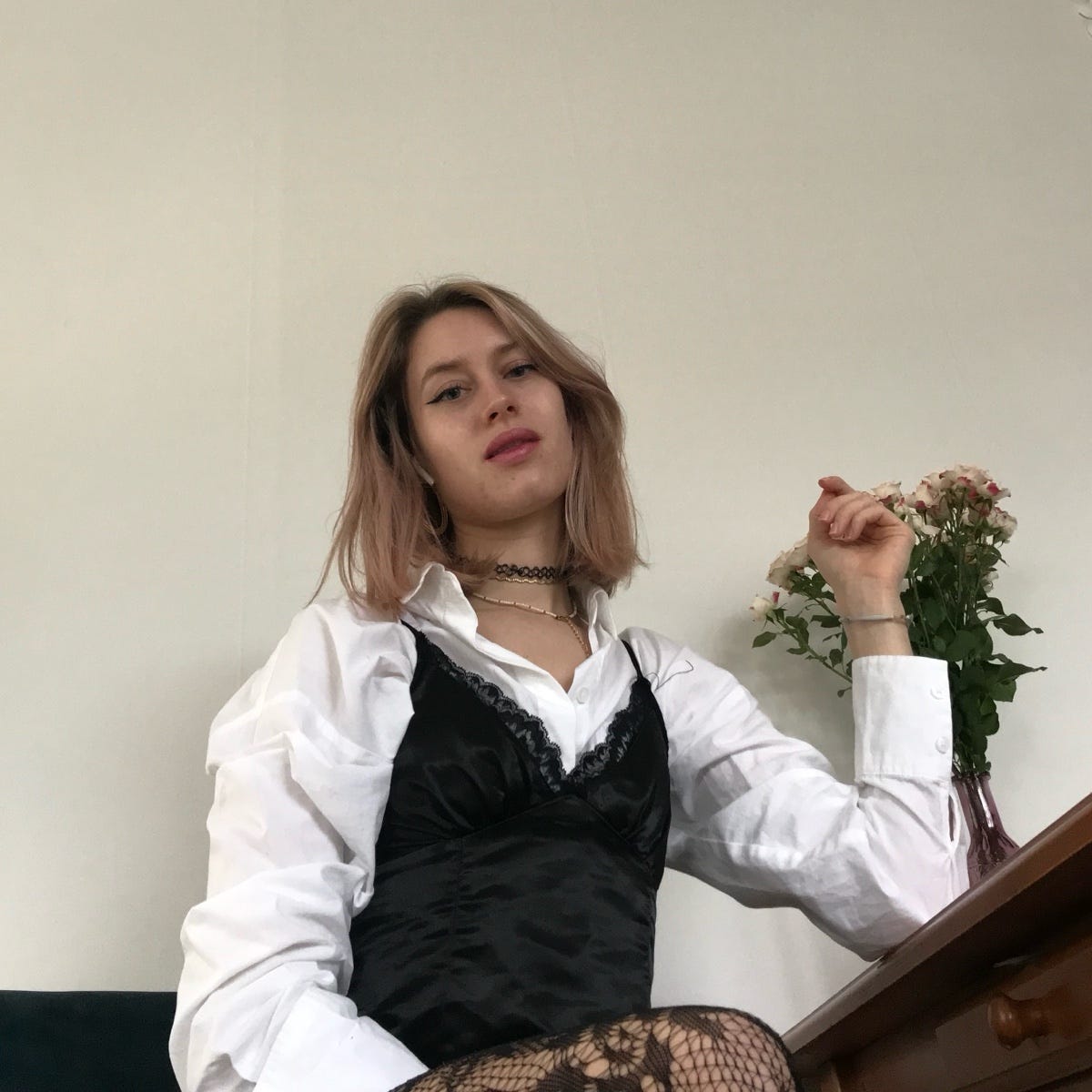 Danielle Laura – Medium