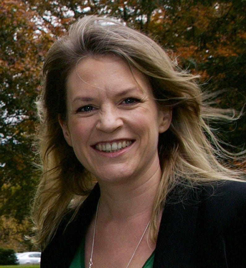 Amelia Kelly – Medium