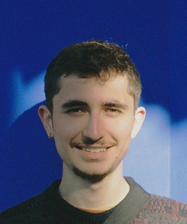 Lucas Leon – Medium