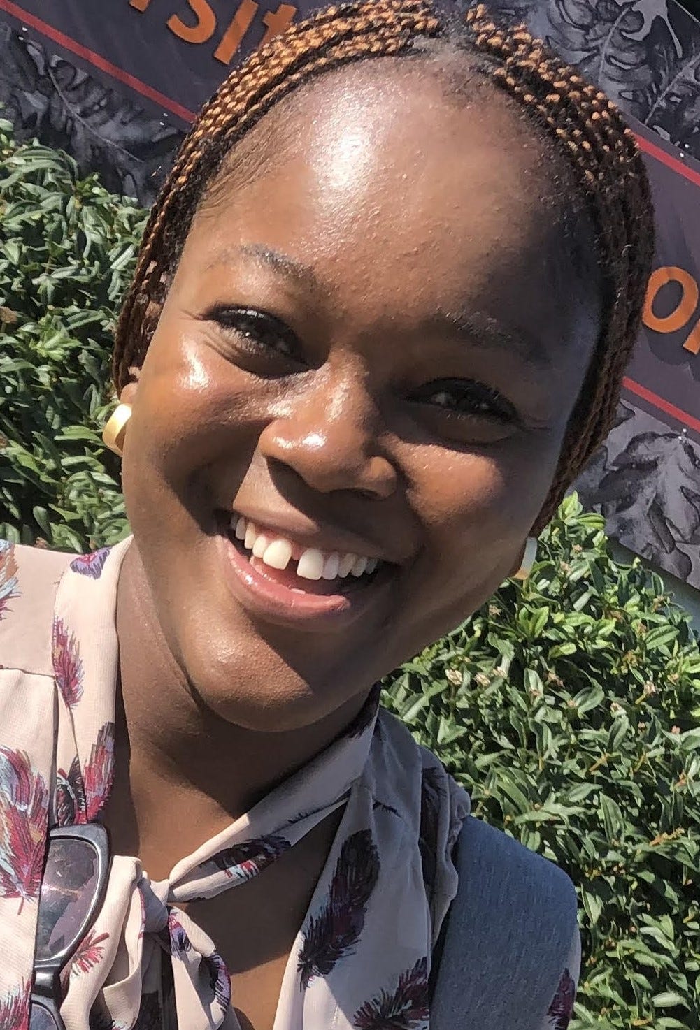 Opara Anita – Medium