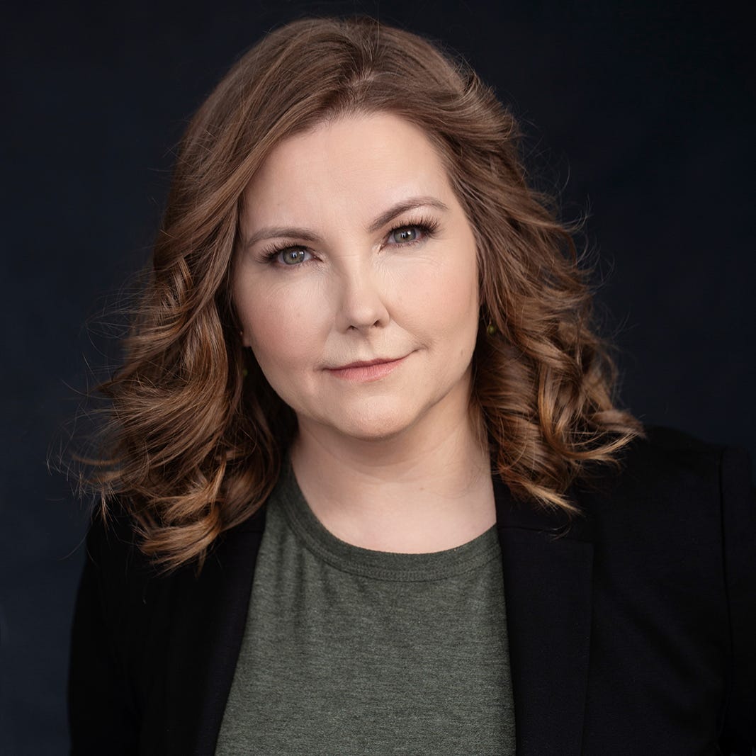 Jennifer Bosch Gyuricska – Medium