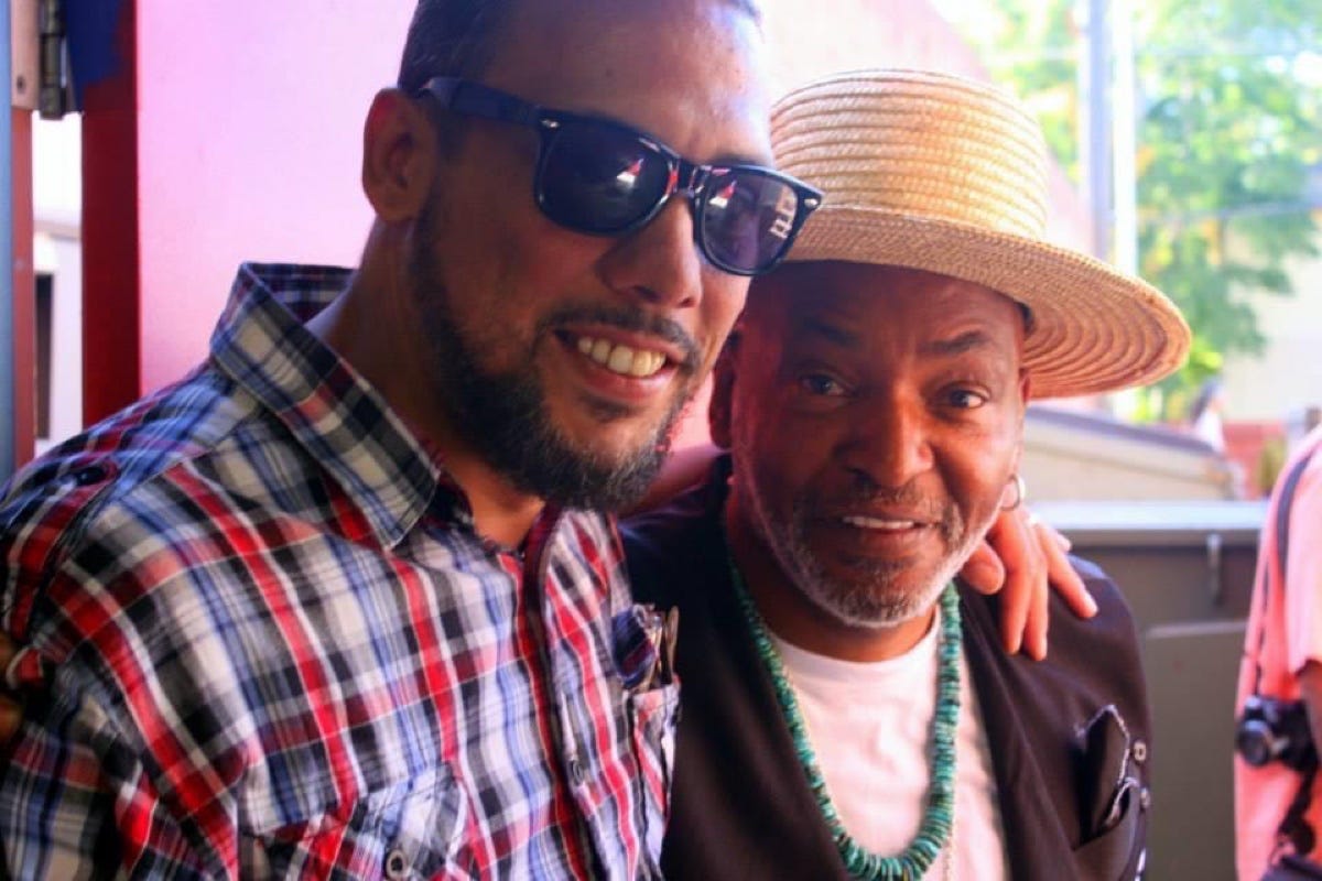 Malik Saunders – Medium