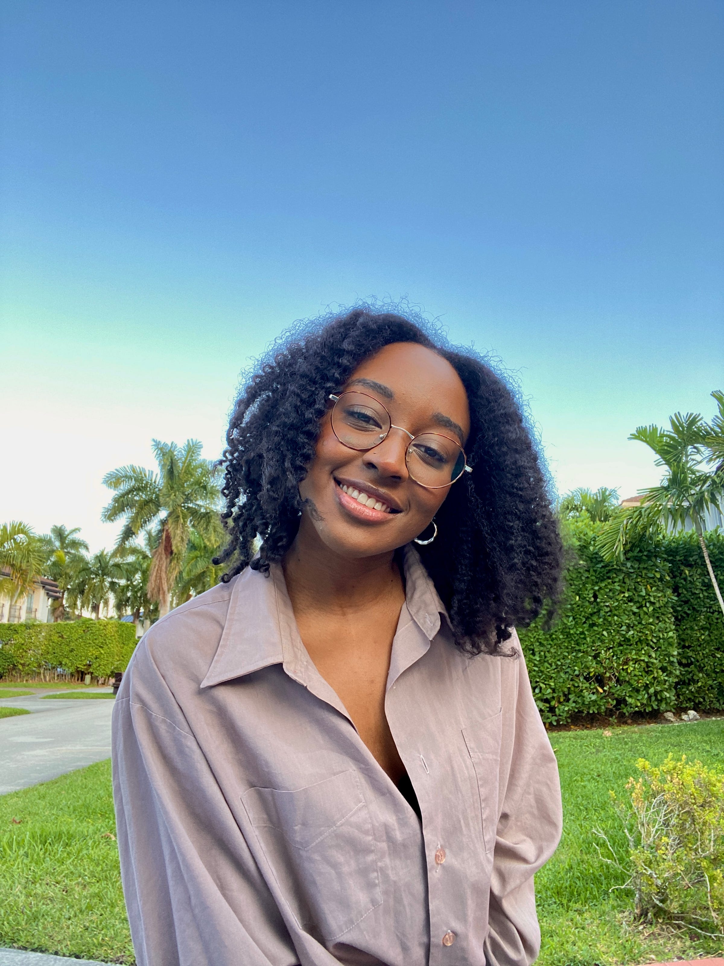 Maya Oton – Medium