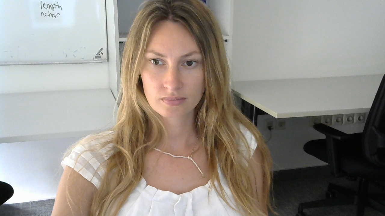 Nela Tomić – Medium