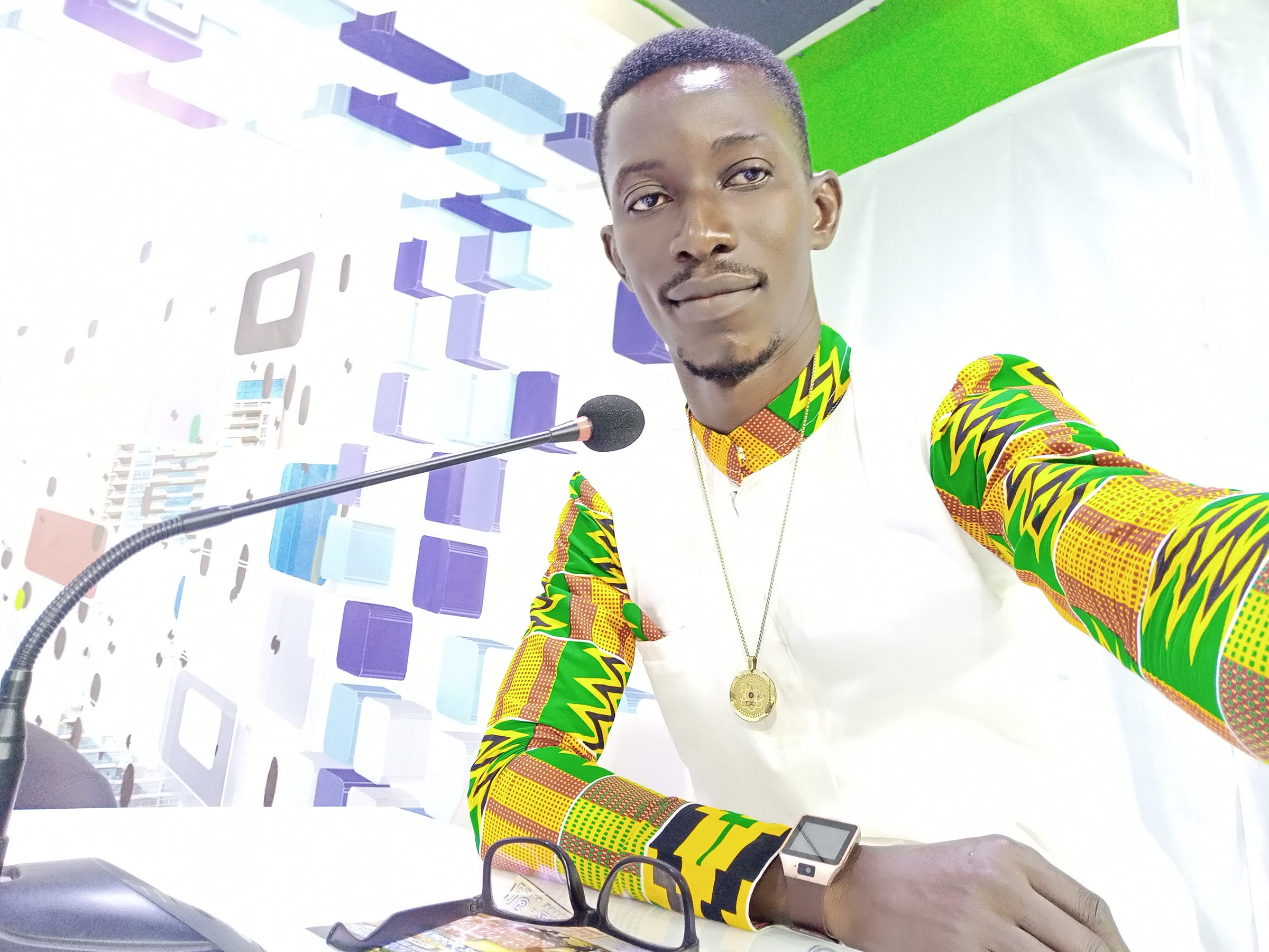 MAKOUHOUI Jean-Marc – Medium