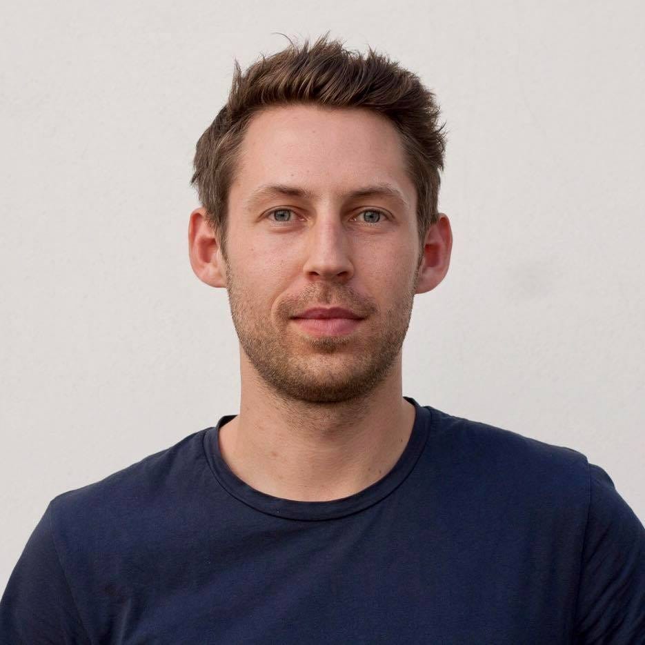 Max Stralka – Medium