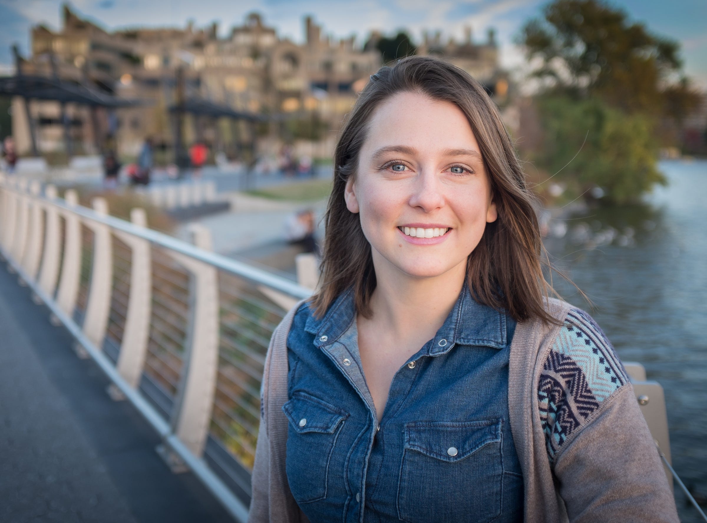 Liz Mayes – Medium