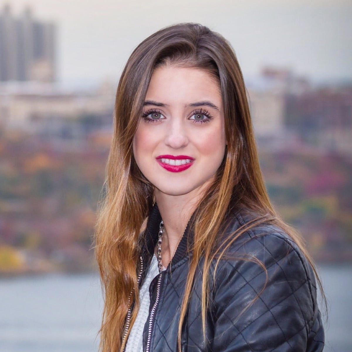 Kelly Palmer – Medium