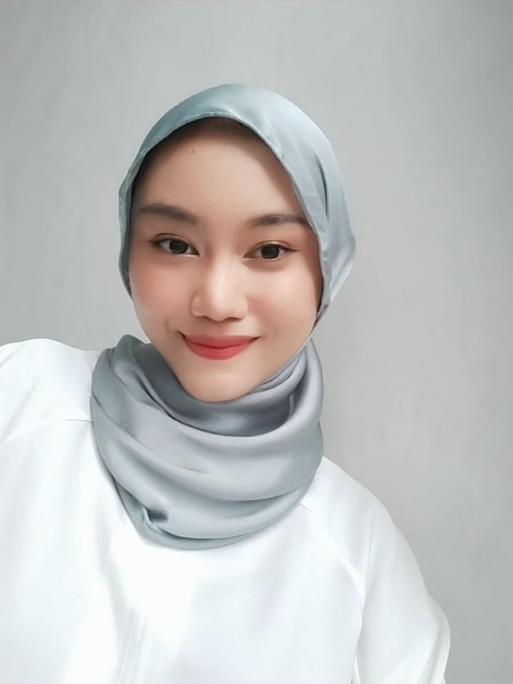 Aisha Laksmi Dara – Medium