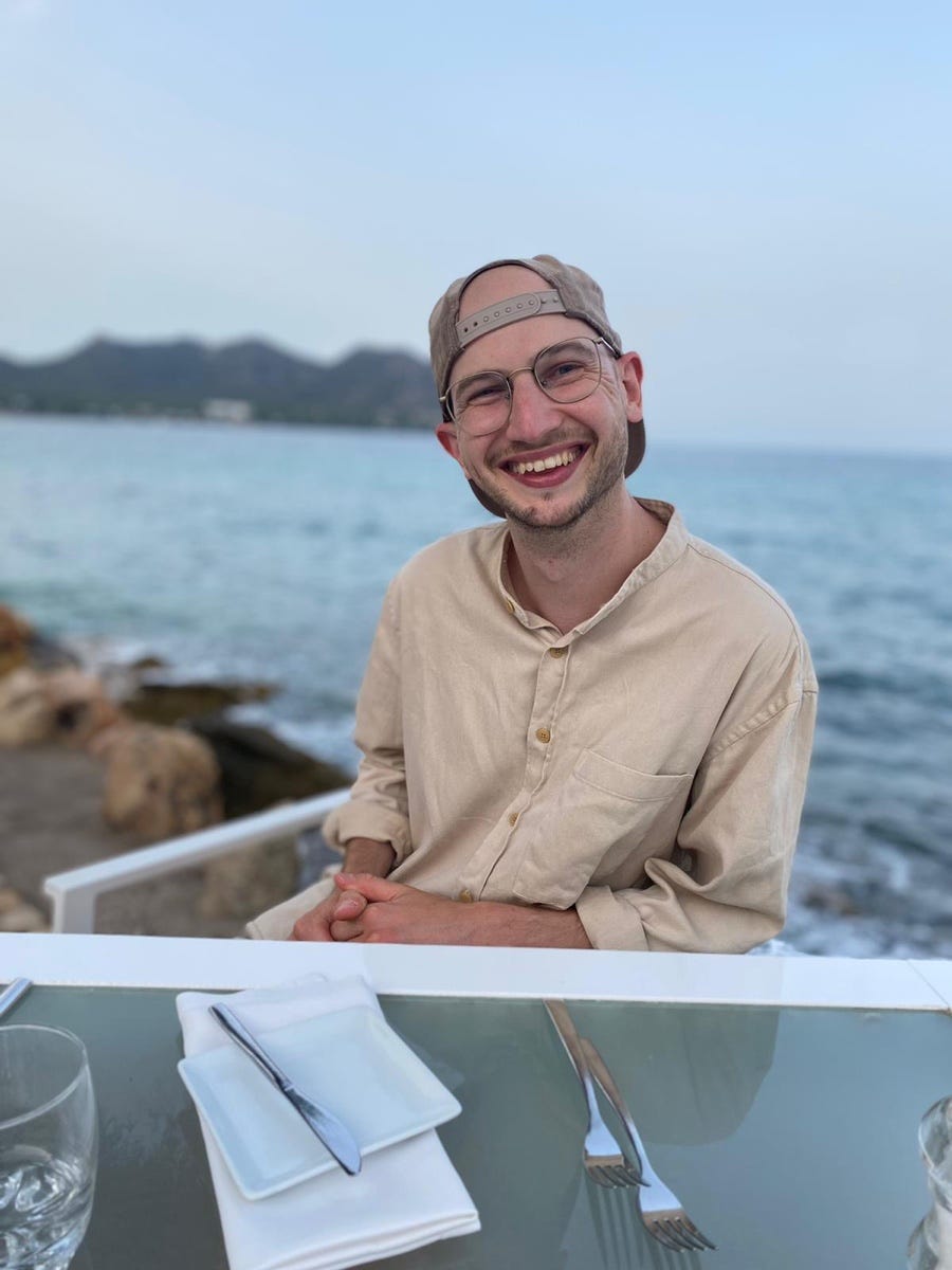 Ben Leatham – Medium