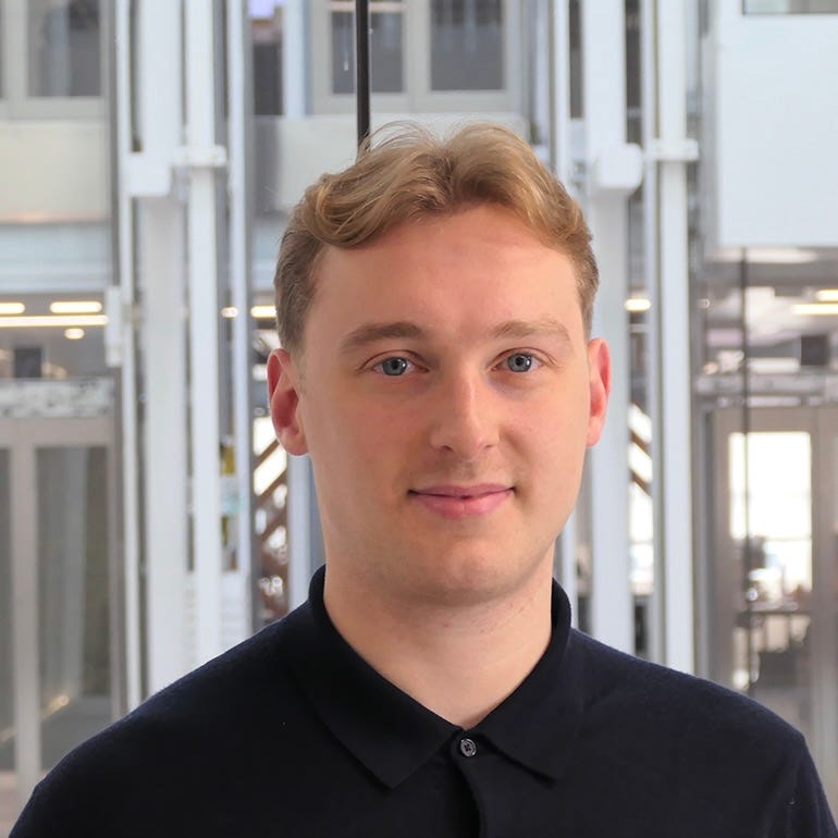Tom Willcocks – Medium