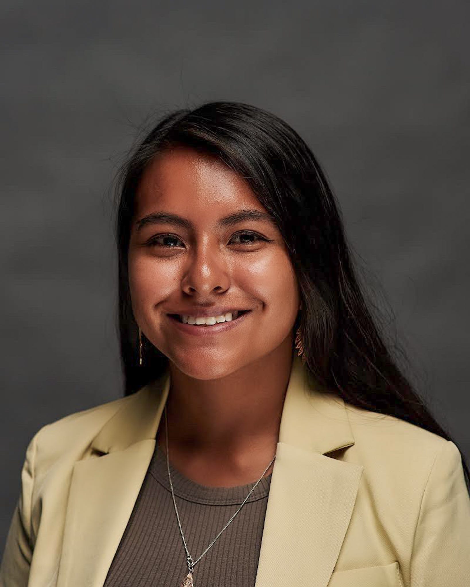 Ana Valdez Saravia – Medium