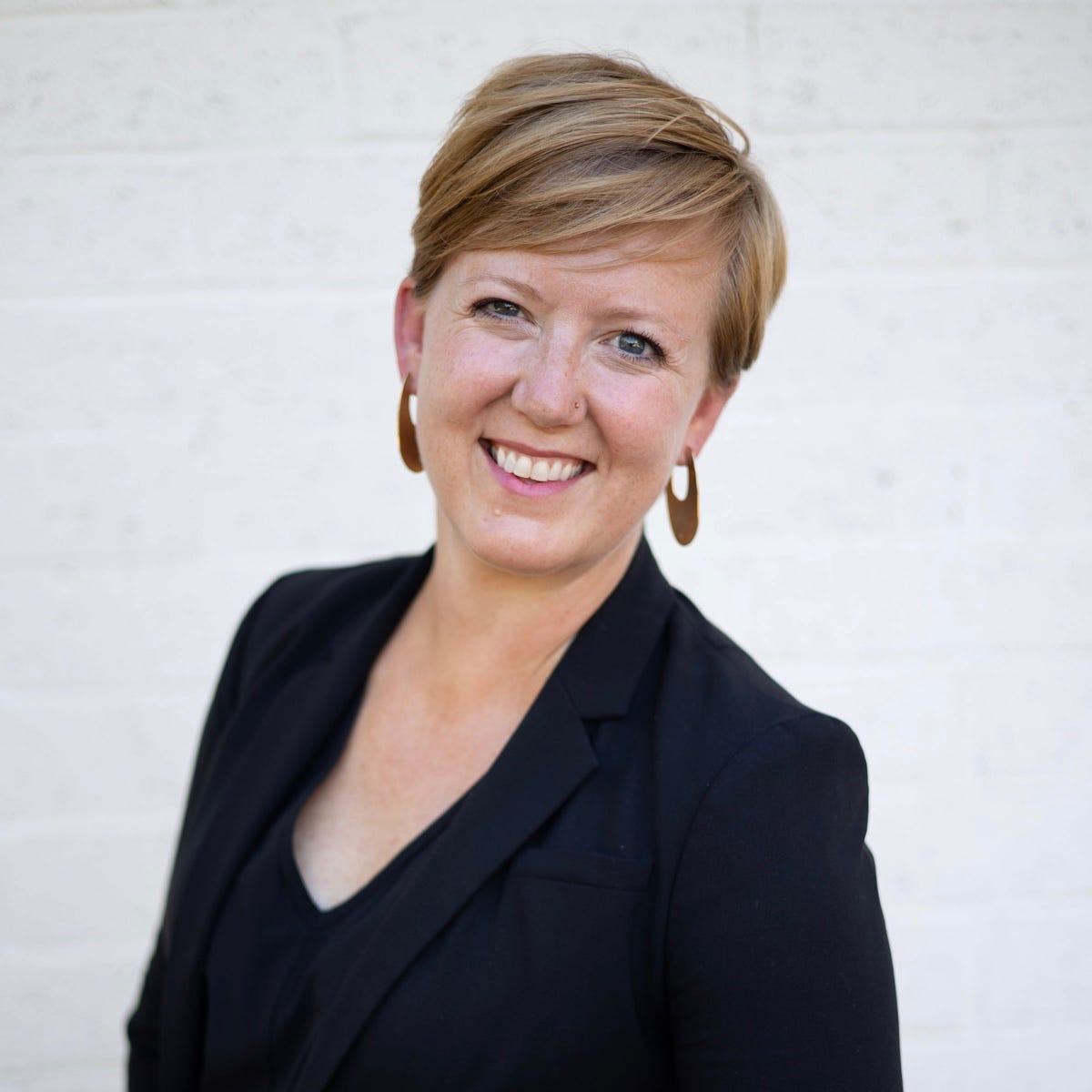 Moira Ozias – Medium