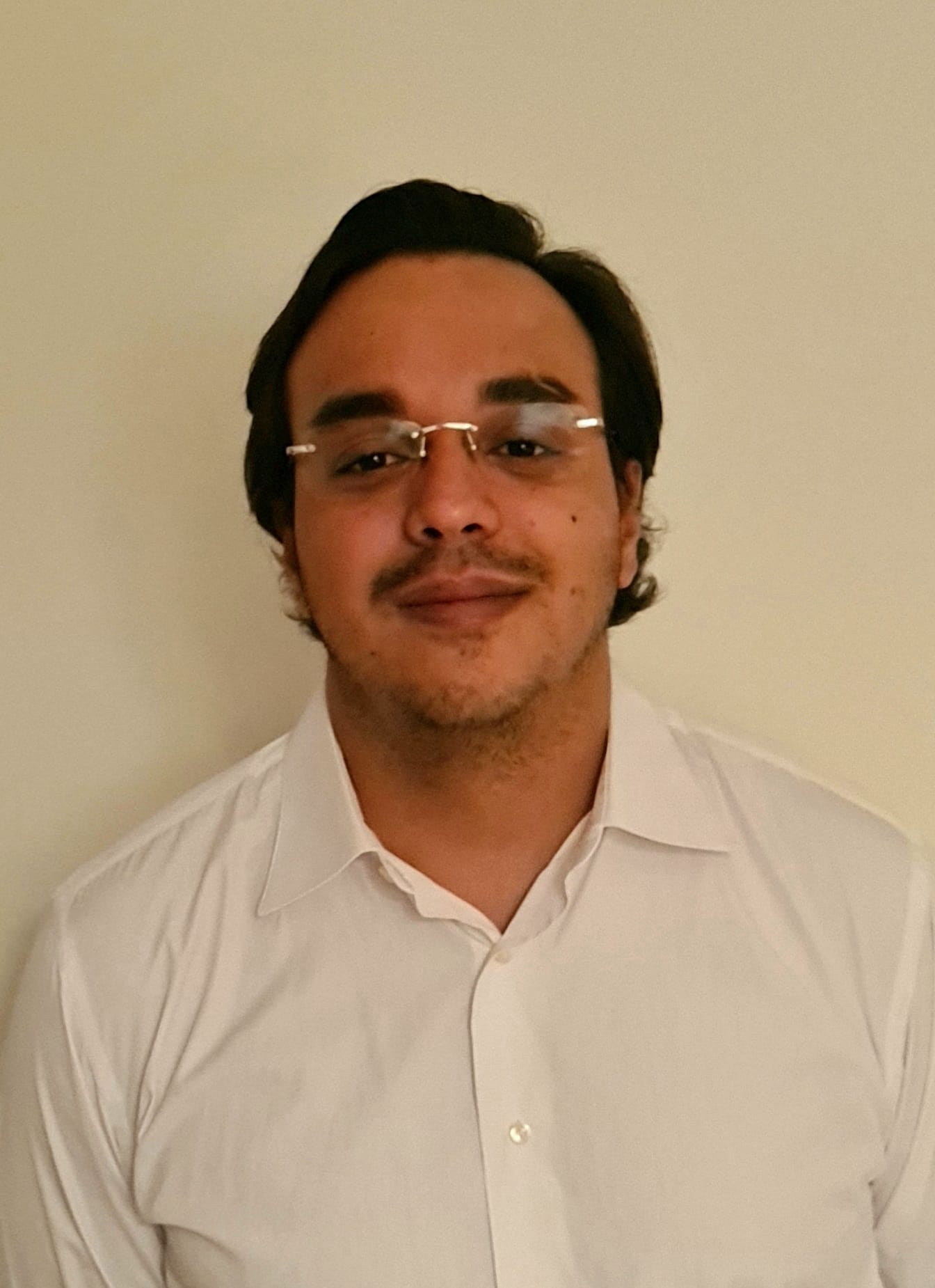 Daniel Ferraro – Medium