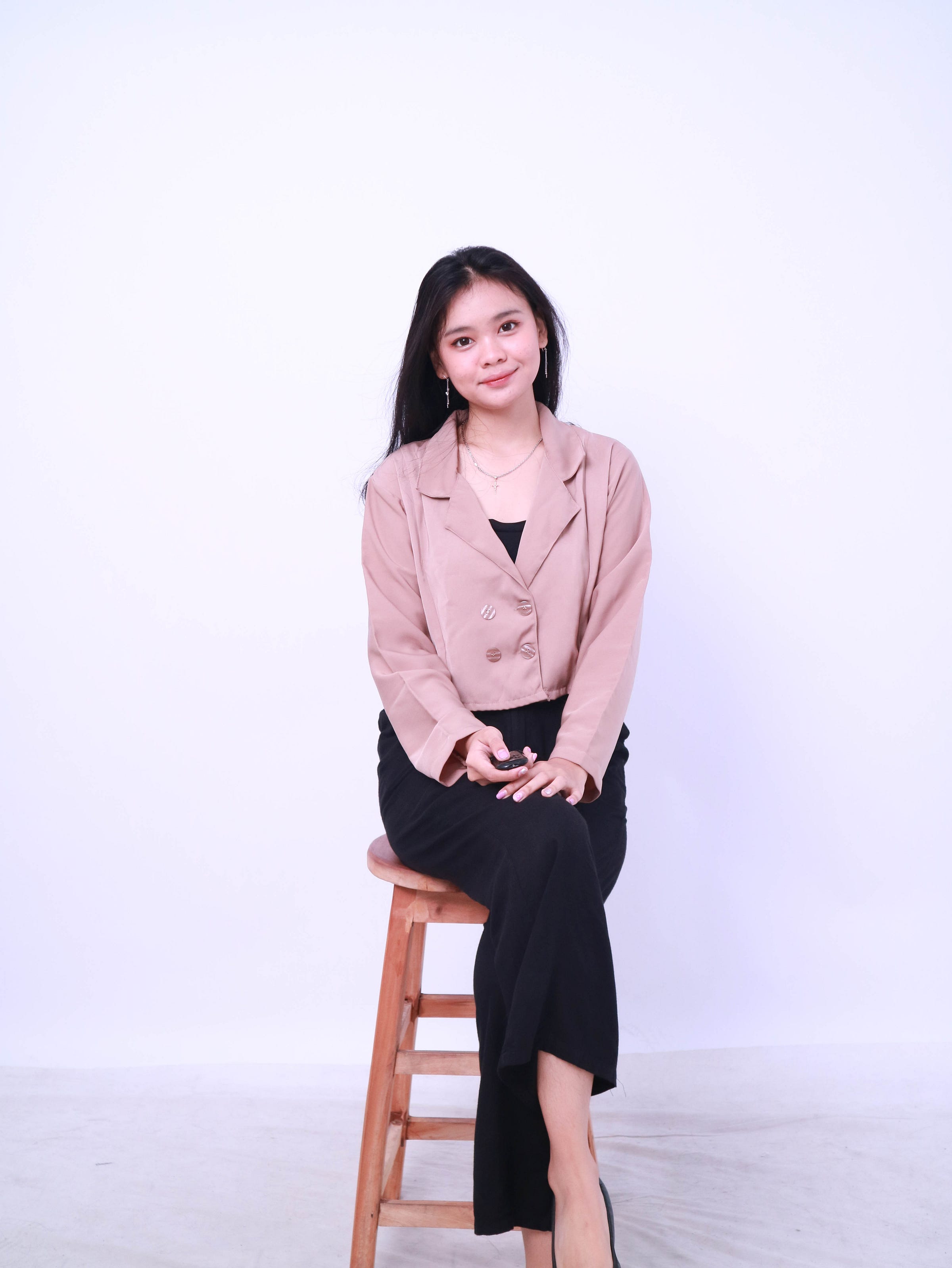 Cindy Saputri – Medium