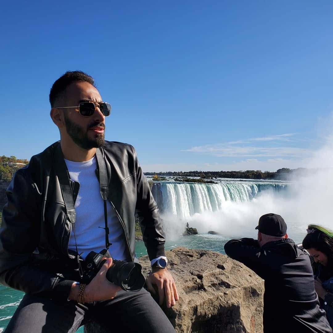 Daniel Rooein – Medium