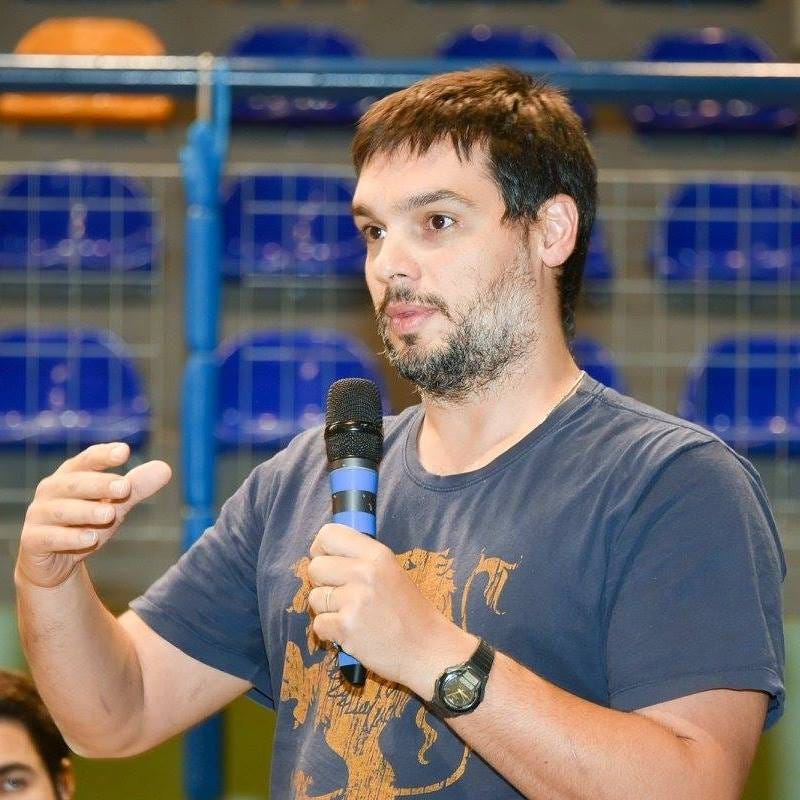 Caio Augusto Limongi Gasparini – Medium