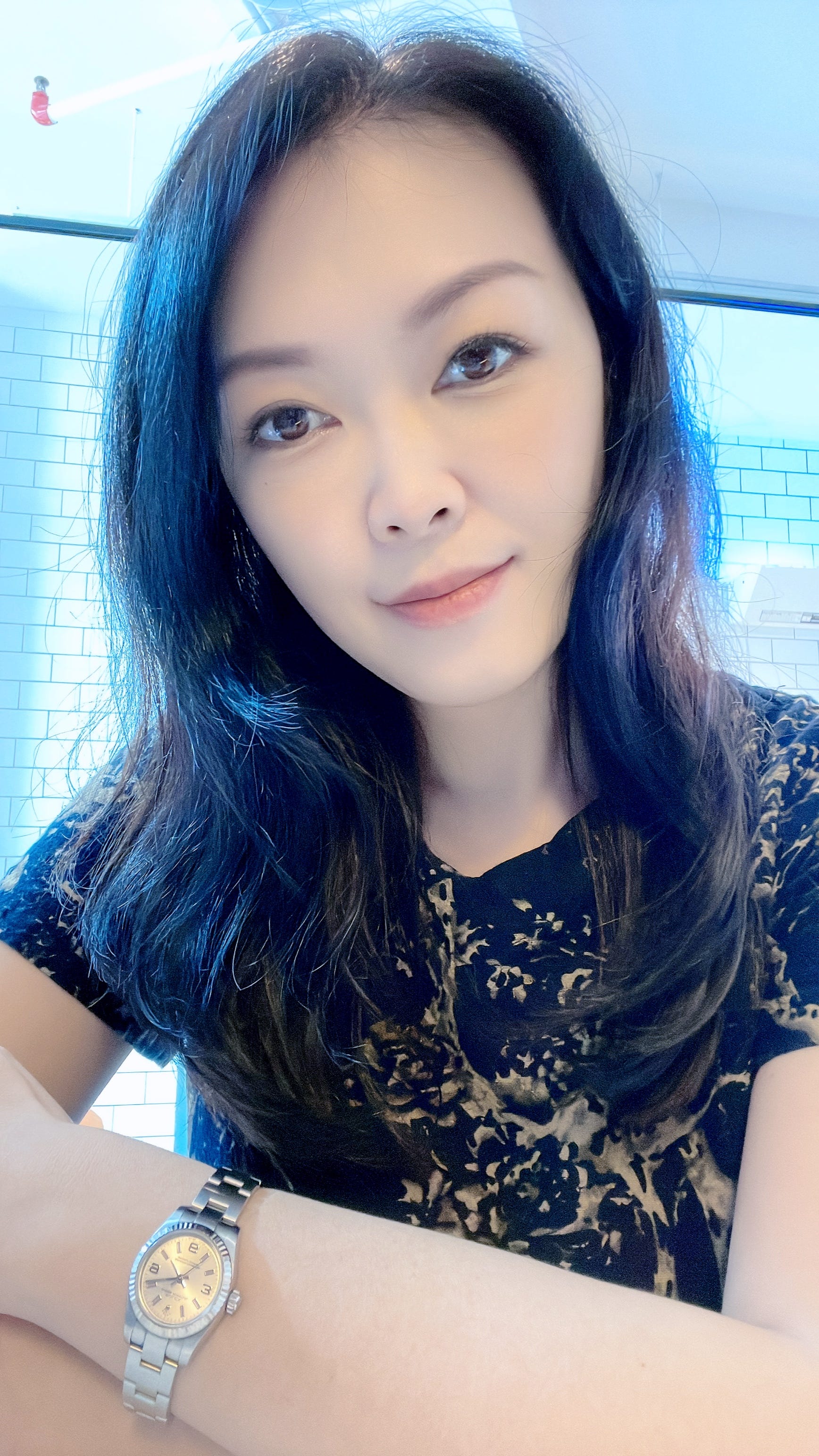 Mona Veronica – Medium