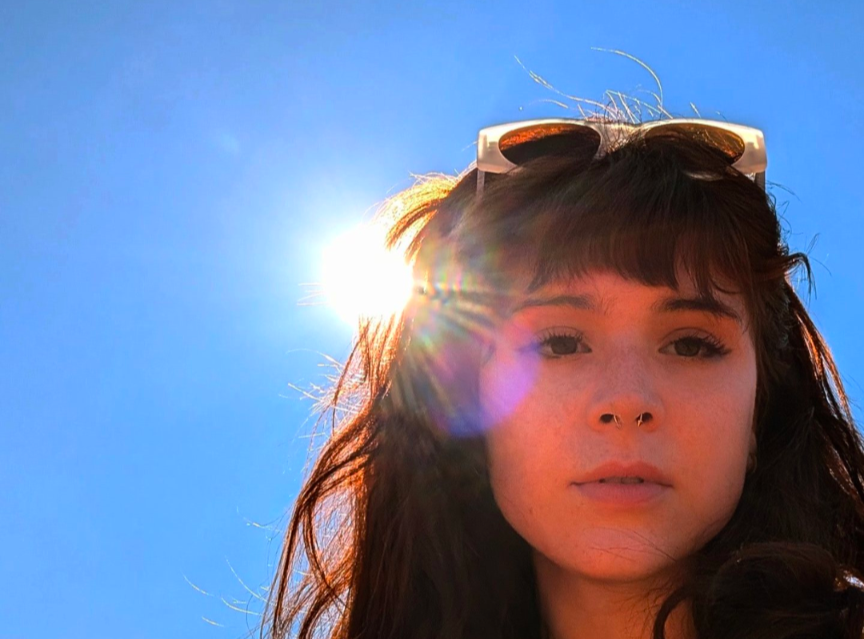Sydney Hayes – Medium