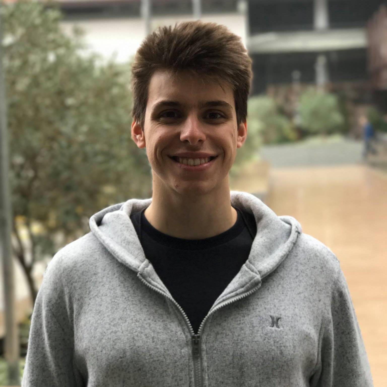 Guilherme Girotto – Medium