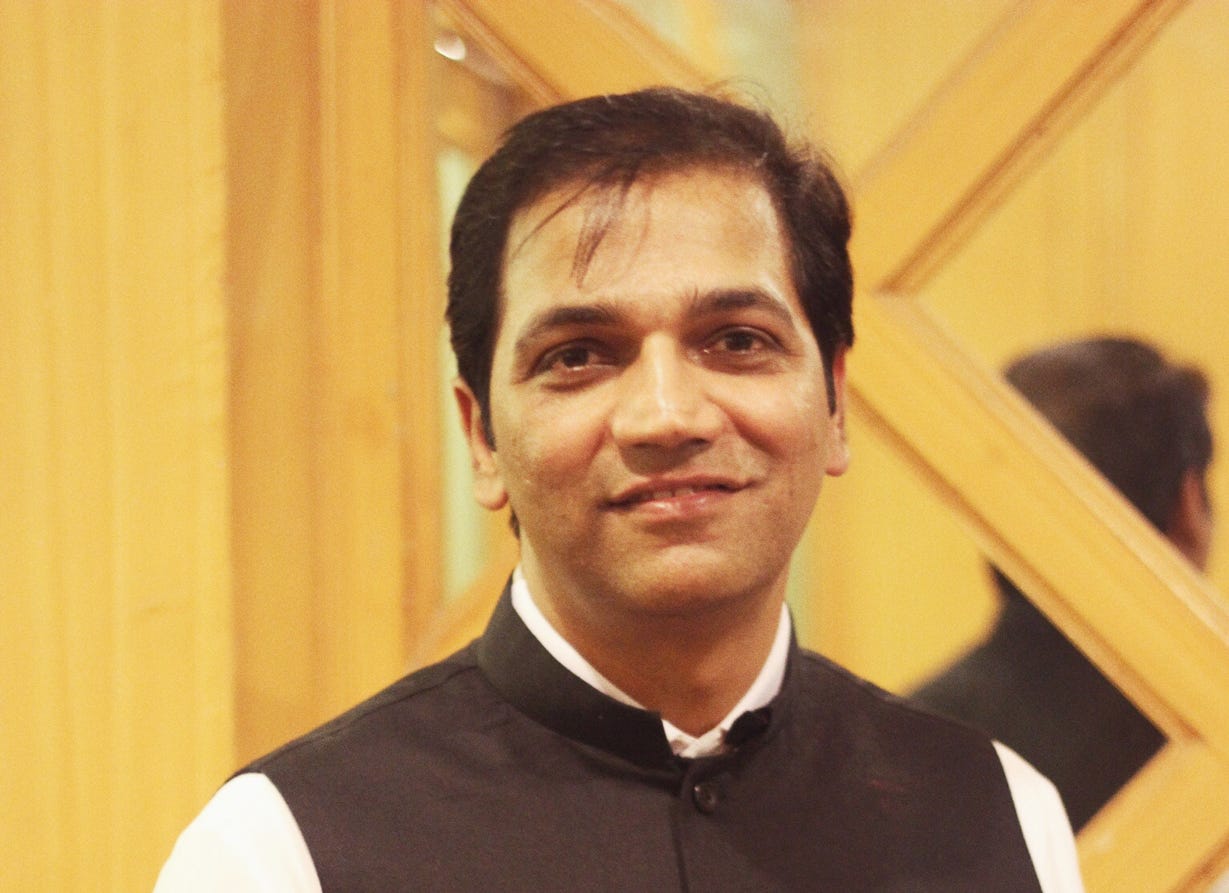 Abdul Qadeer – Medium