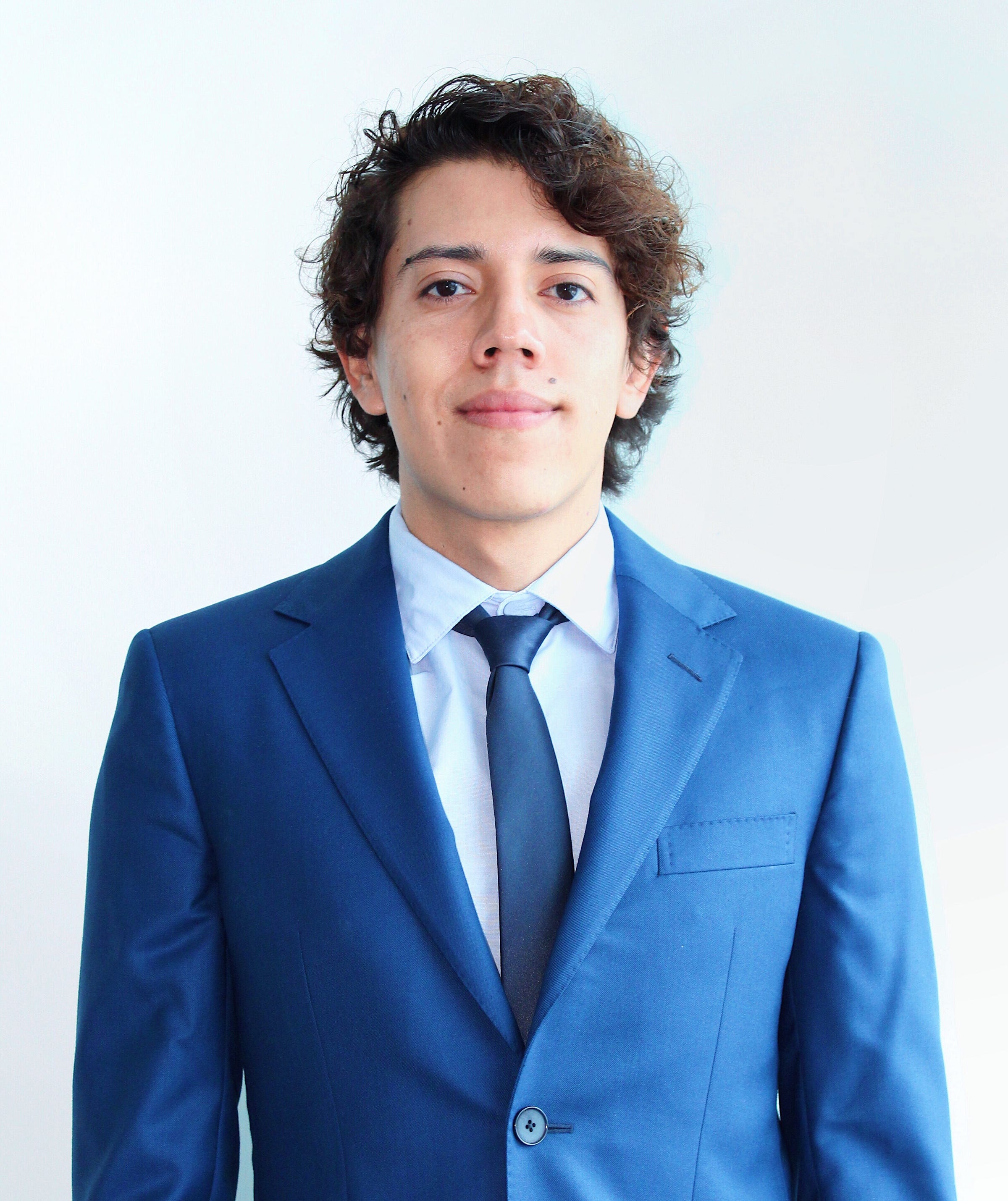Leonel Carrasco Baltazar – Medium