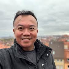 Stephen Alconic – Medium