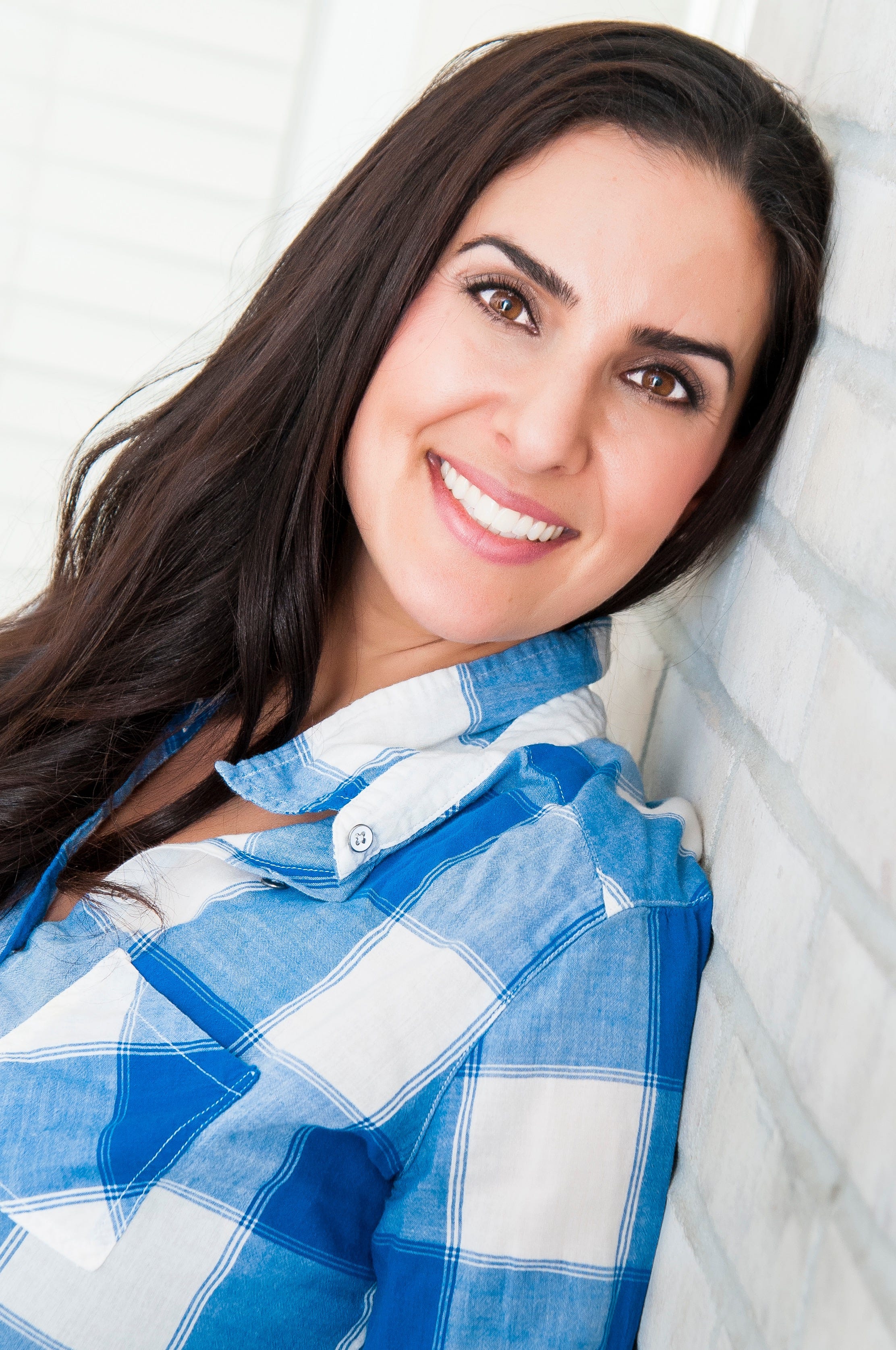 Anna Goldstein – Medium