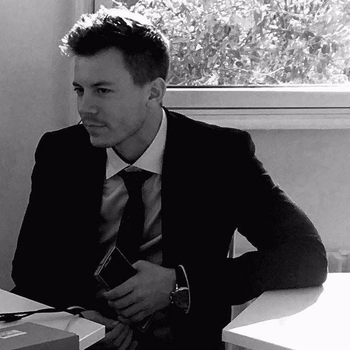 Adrien Thierry – Medium