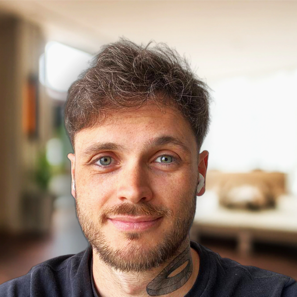 Alex Bretas – Medium