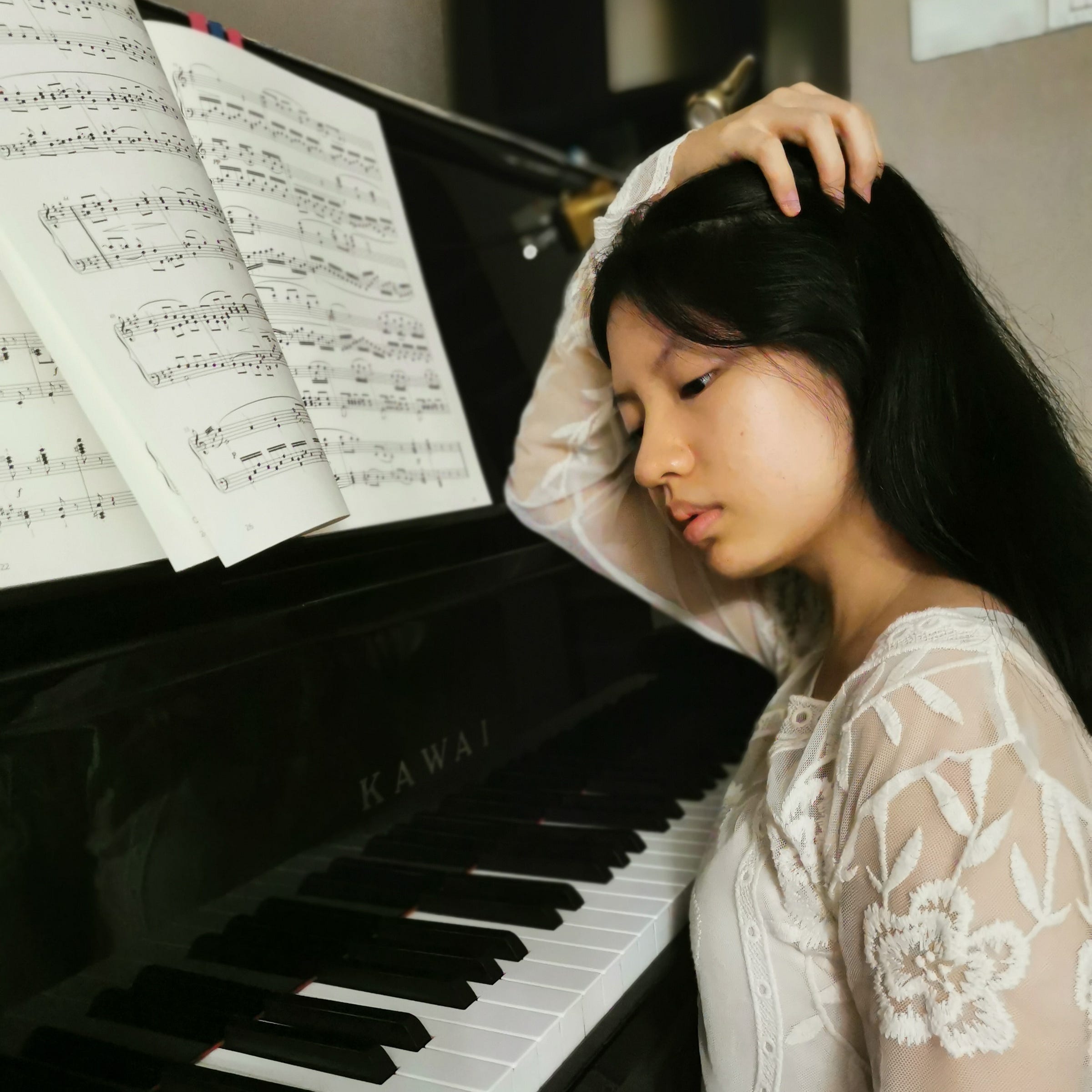 Tan Ling 陳棱 – Medium