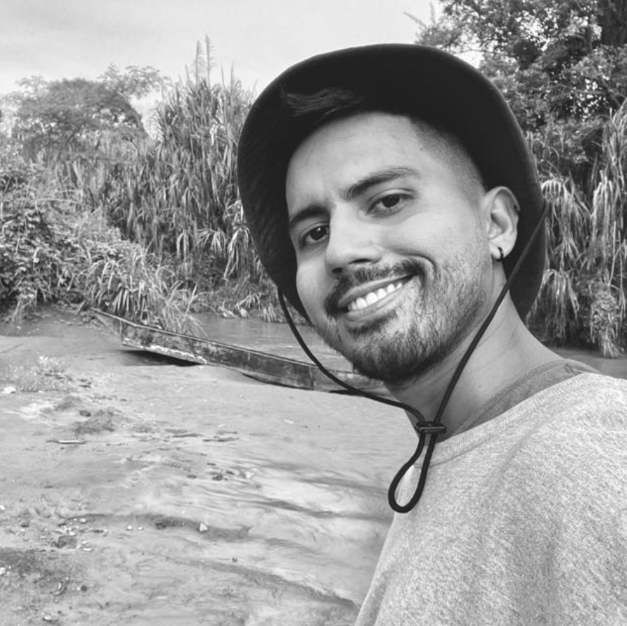 Luis David Luna – Medium