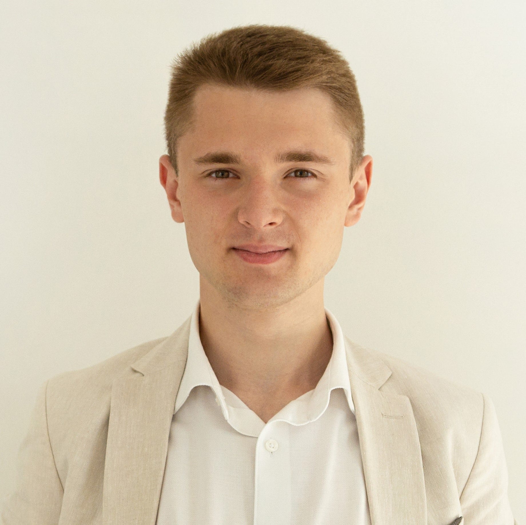 Oleksii Antoniuk – Medium