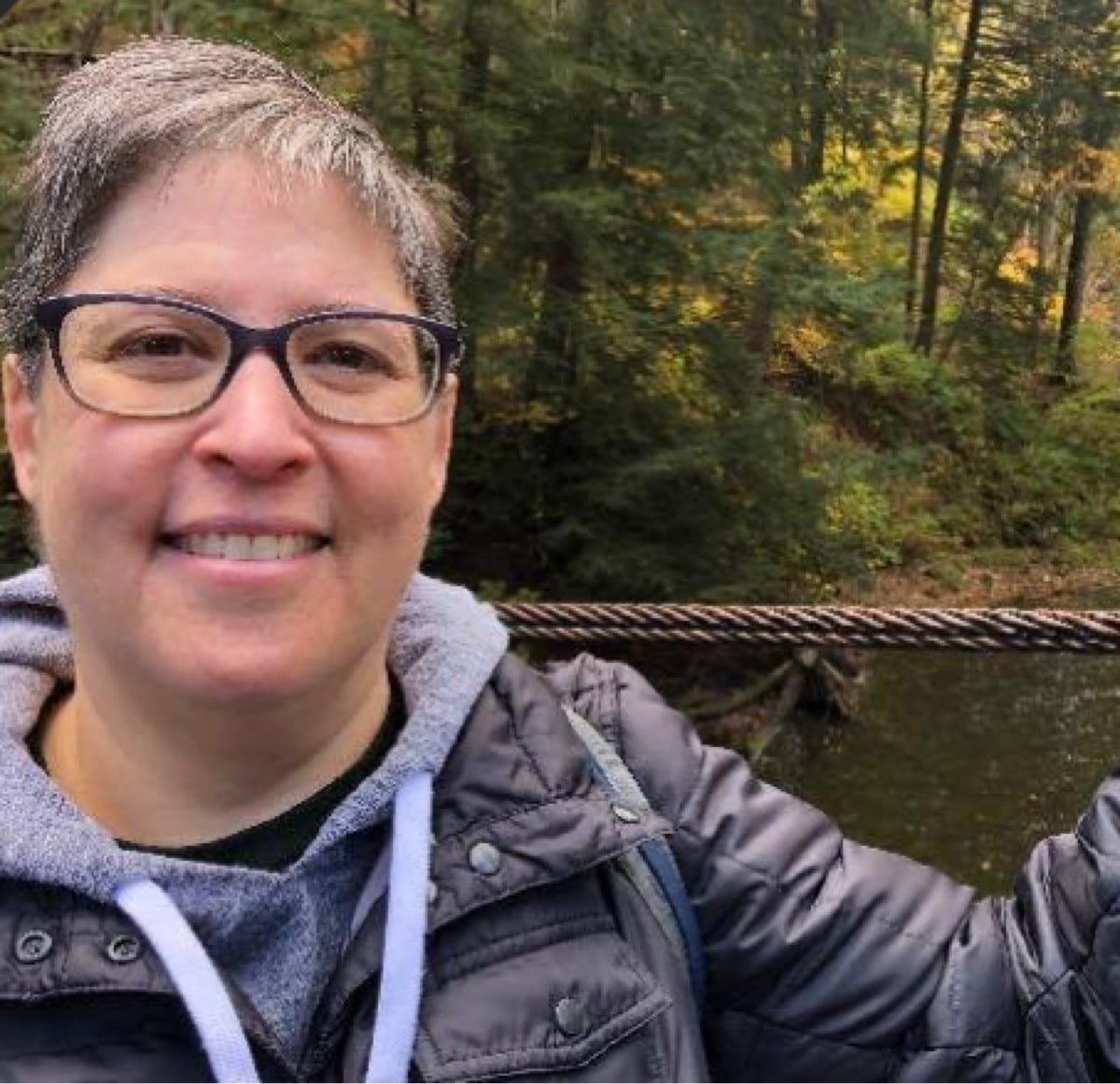 Lora Lucinda – Medium