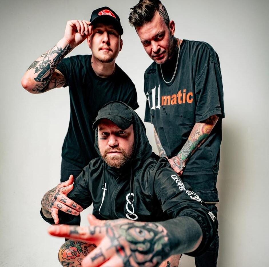 Attila Merch – Medium