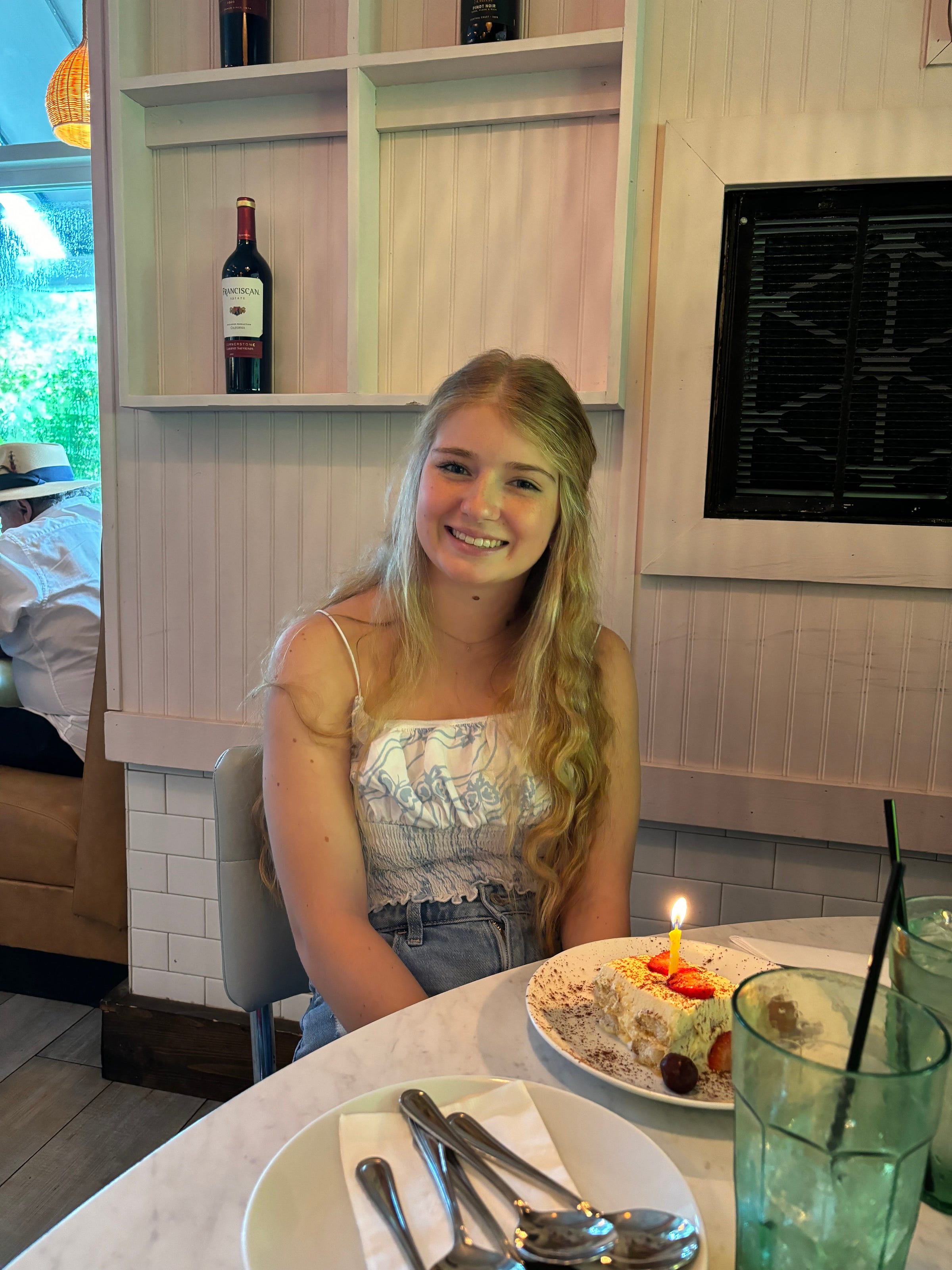 Hannah Walls – Medium