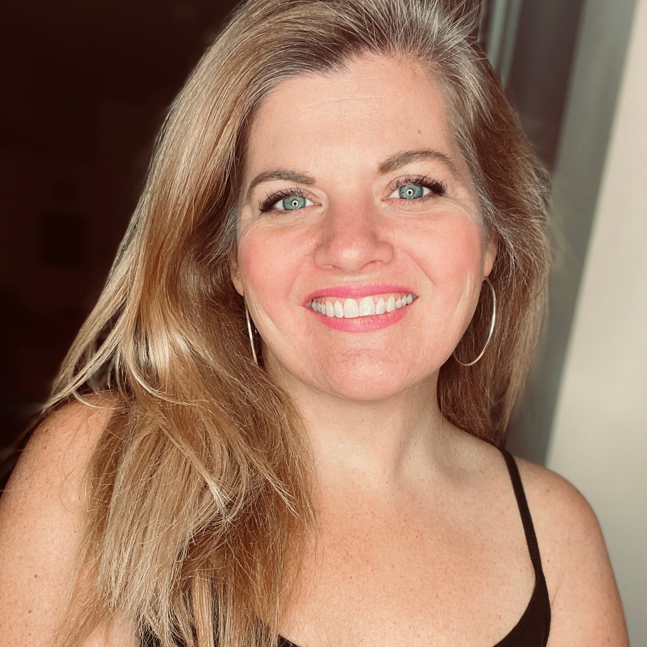 Lindsey Adams – Medium