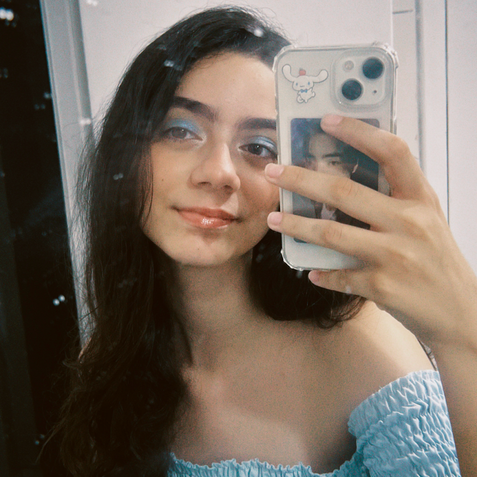 Ana Alencar – Medium
