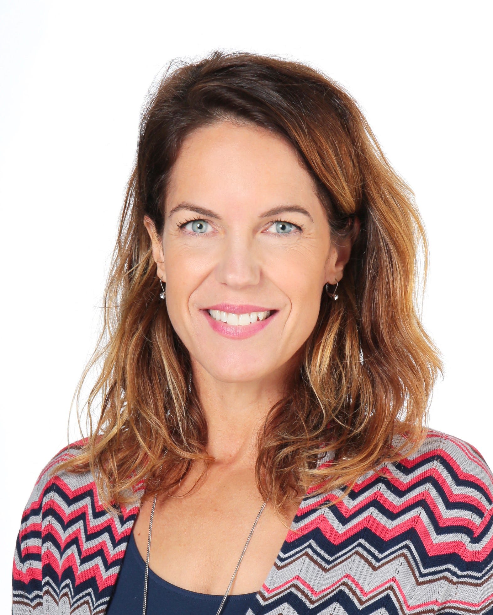 Sandra Dugas – Medium