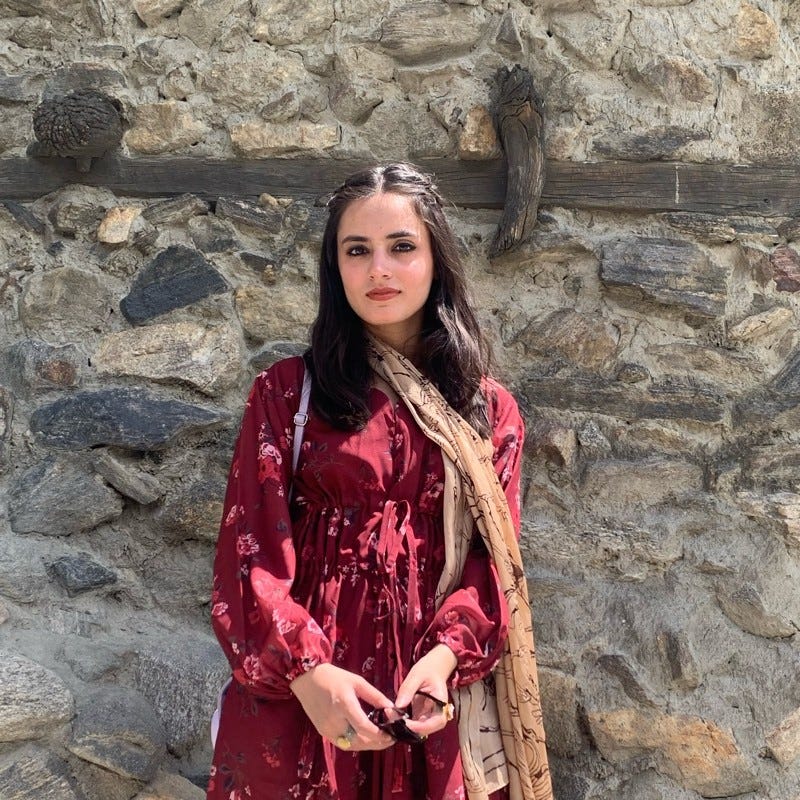 Talya Salman – Medium