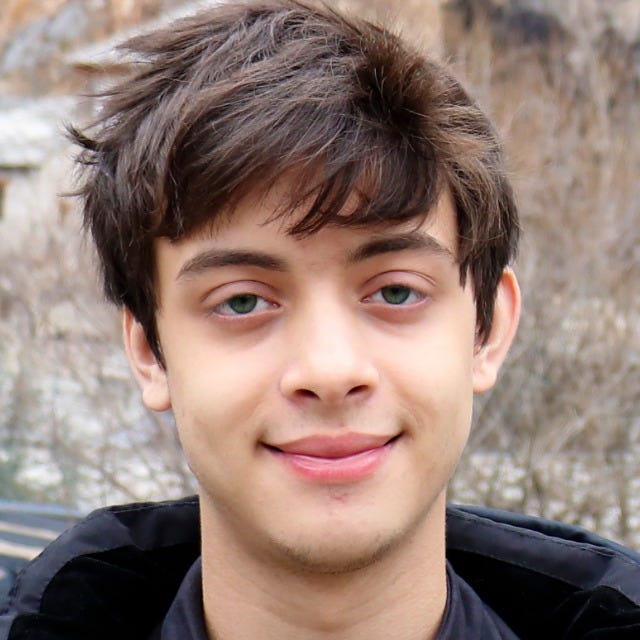 Felipe Mesquita – Medium
